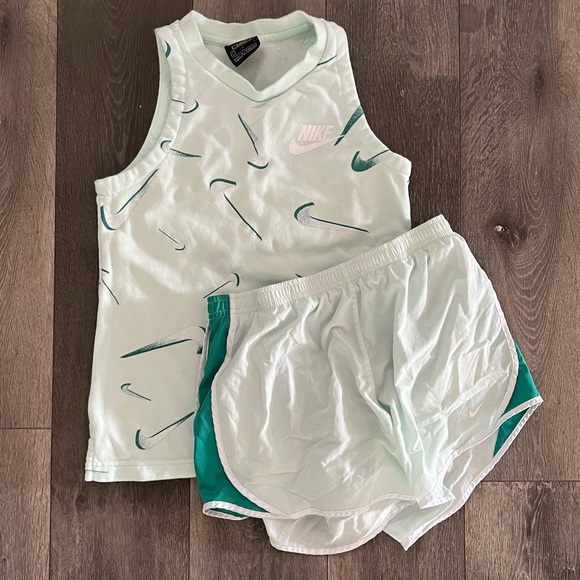 Nike | Matching Sets | Nike Outfit | Poshmark